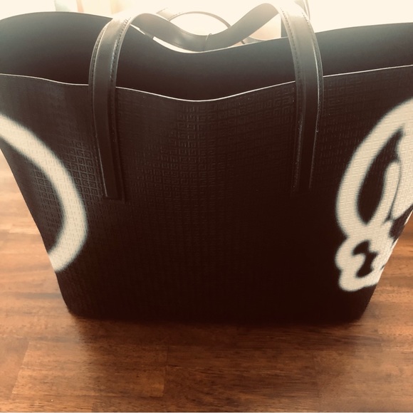 Givenchy | Bags | New With Tag 49 Givenchy Chito Wing Dog Print 4g ...